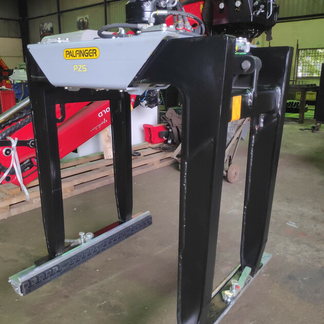 PK 15500 A + Brick Stack Grapple | PALFINGER